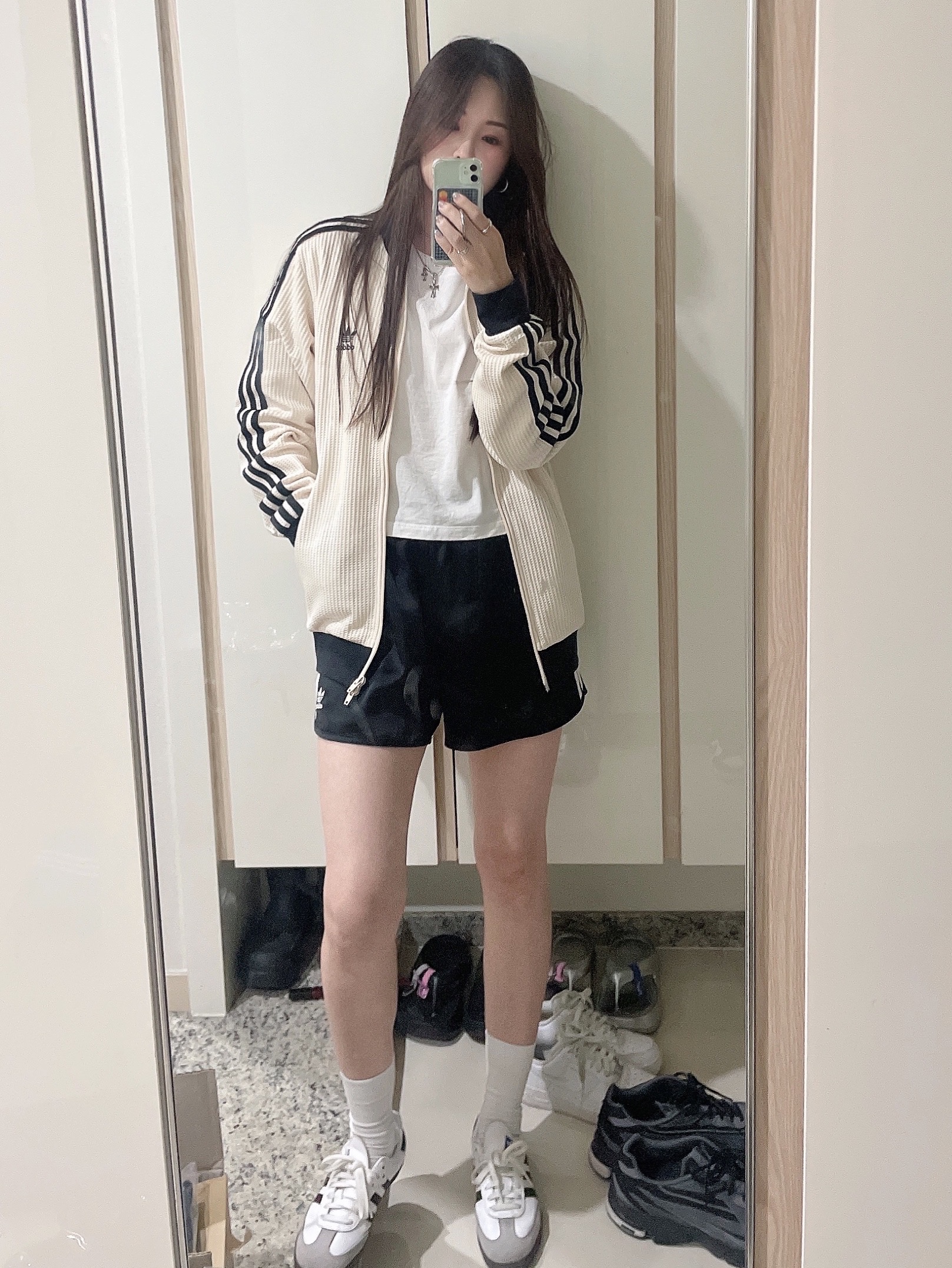 뭐요🤦🏻‍♀️ (@mymin__) 님의 게시물 | KREAM