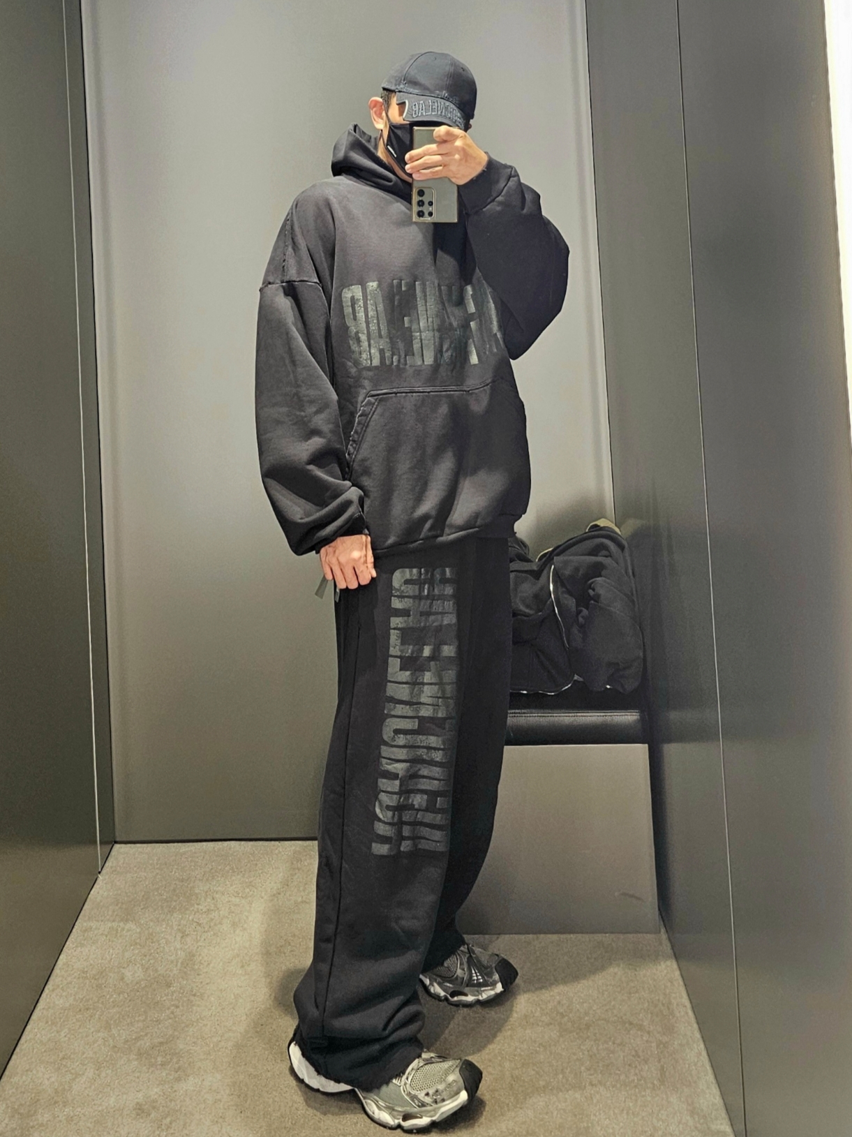 발렌24FW 스테이플러 | KREAM