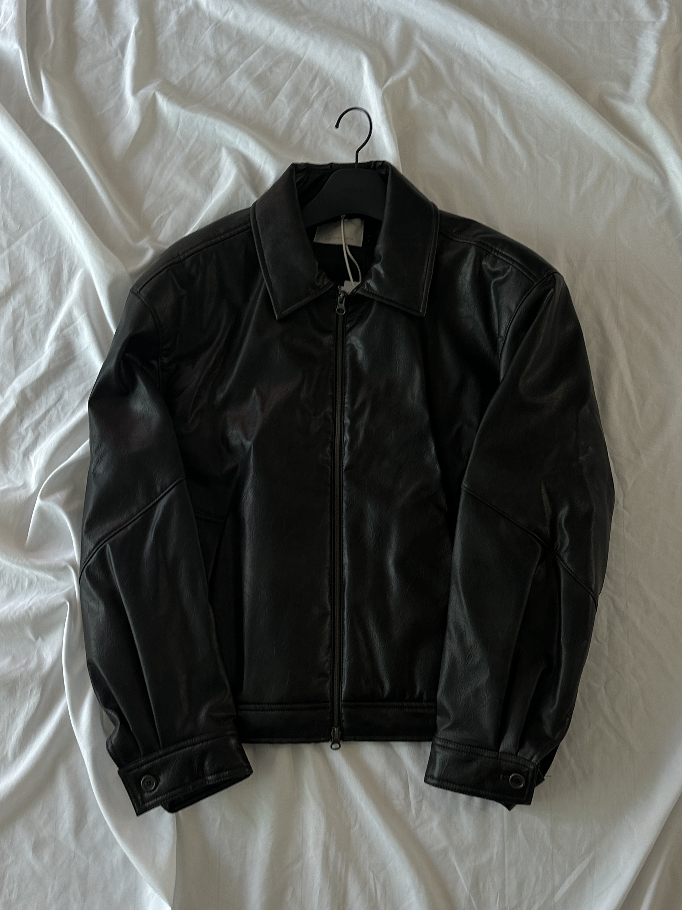 아모멘토 24FW 레더 블루종 | KREAM