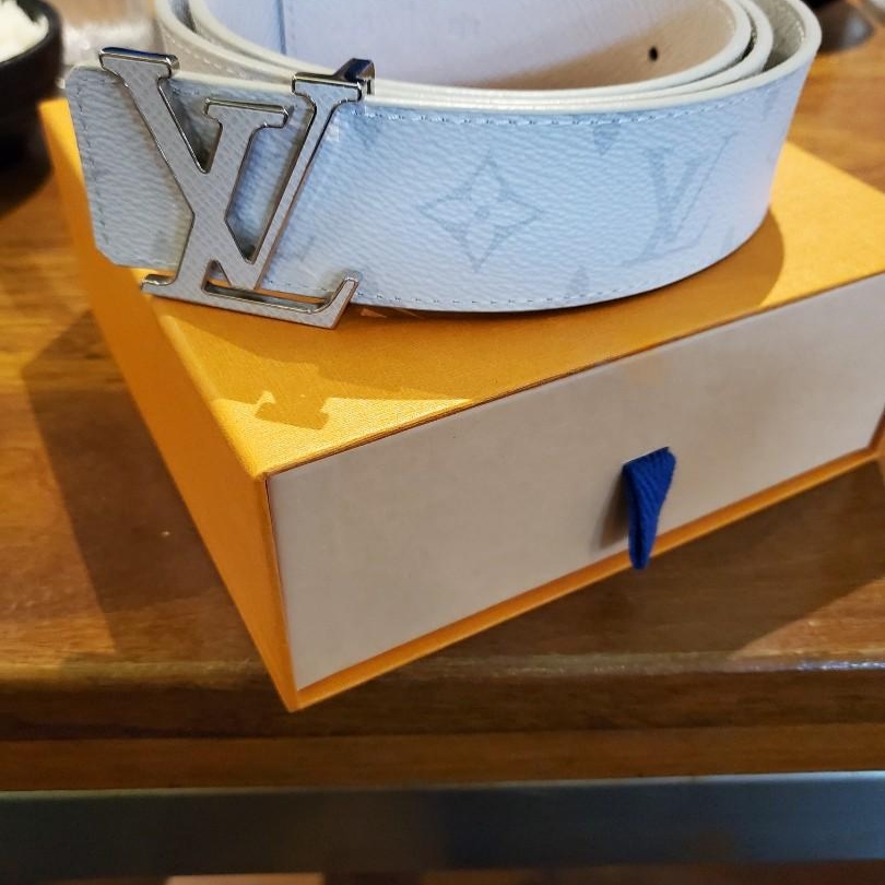 가을에 넘 이쁜 LV 화이트 벨트♡ | KREAM