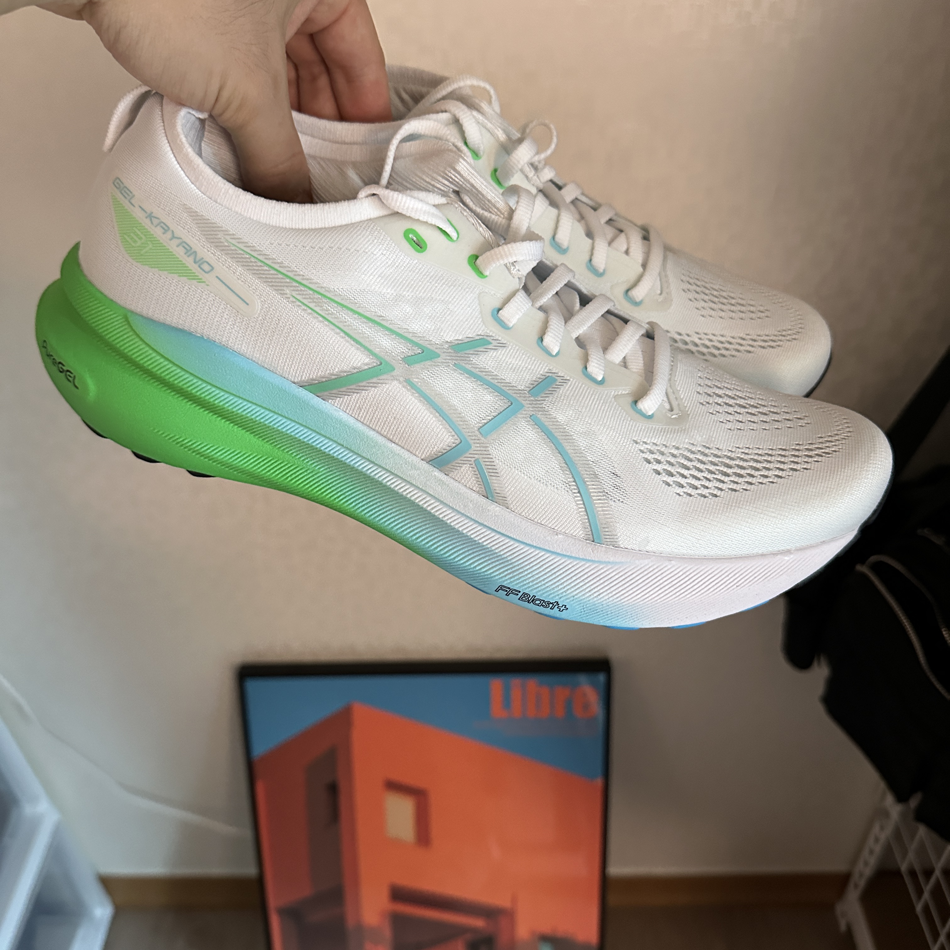 러닝 입문용 안정화로 구입 | KREAM