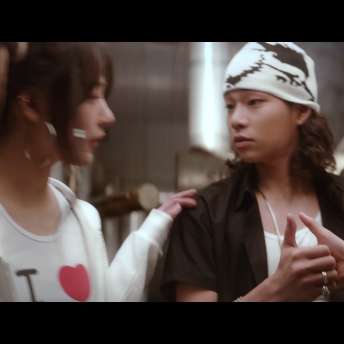 뉴진스 Supernatural MV | KREAM