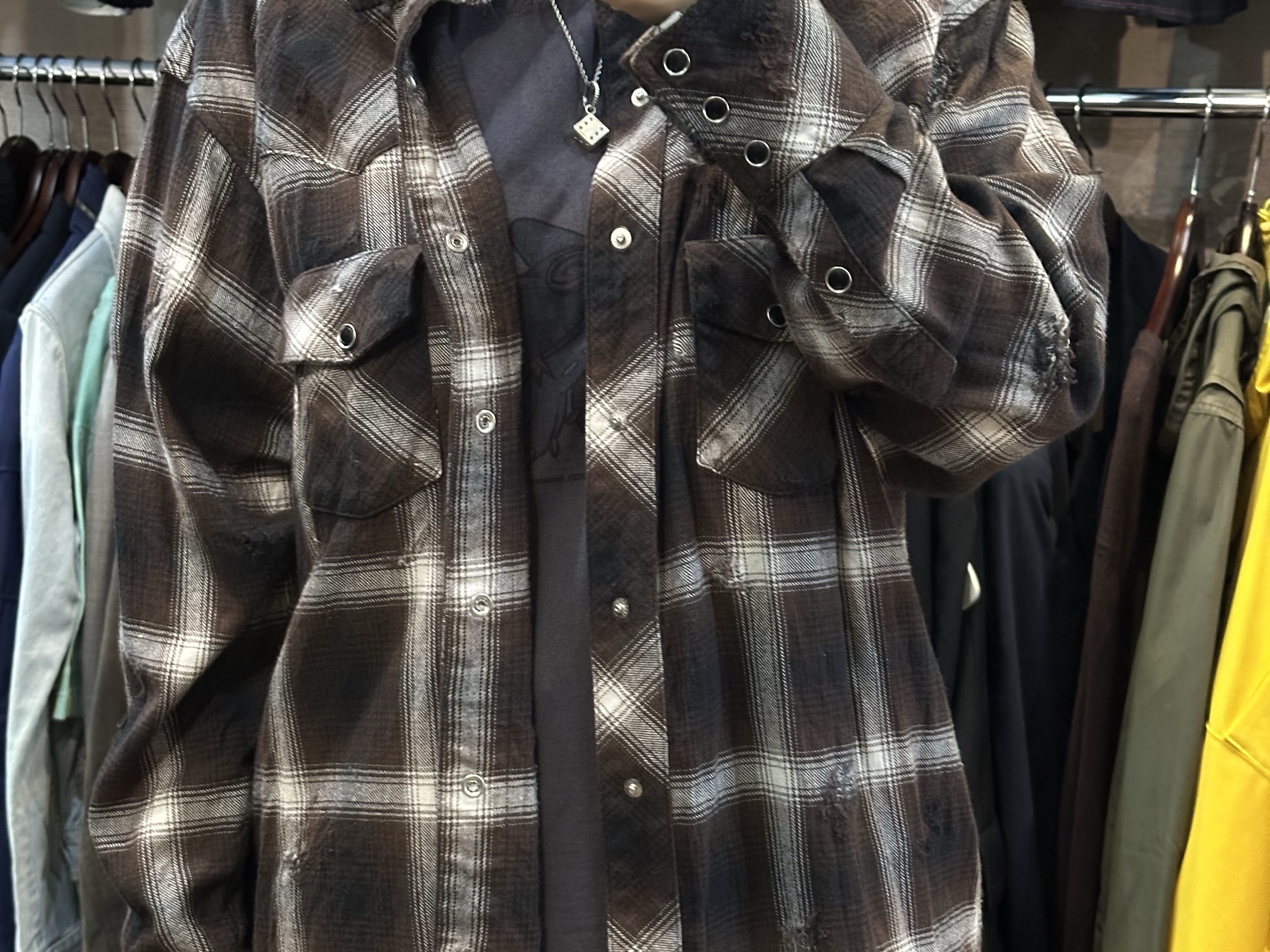 (@golocat) 님의 게시물 | KREAM