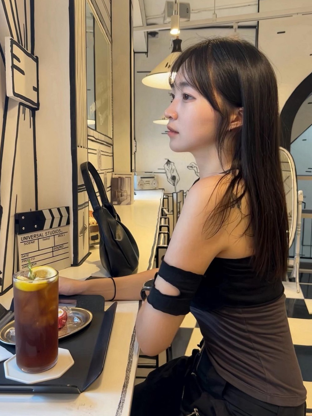 윶 (@syj318) 님의 게시물 | KREAM