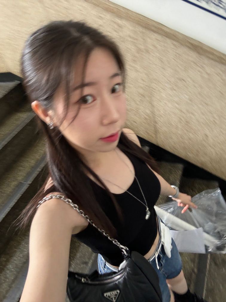 朴世斌 (@_tpqls) 님의 게시물 | KREAM