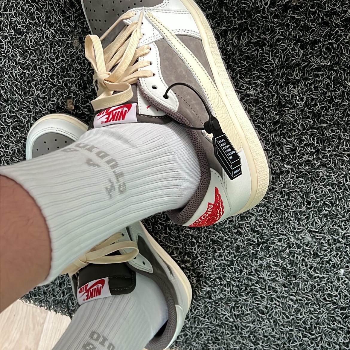 #06 #255사이즈 | KREAM