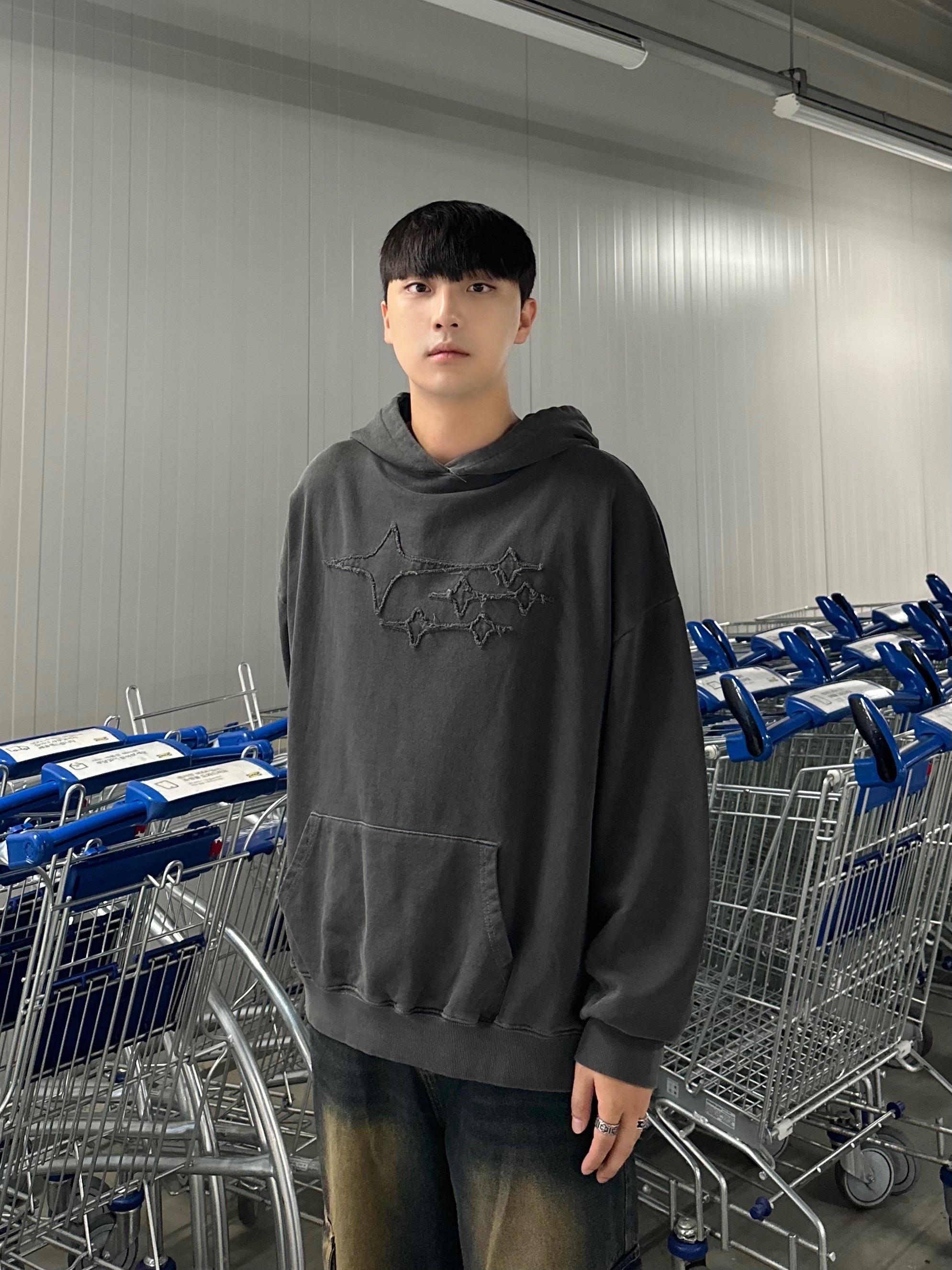 Backseop 스타 후드티 ️ | KREAM