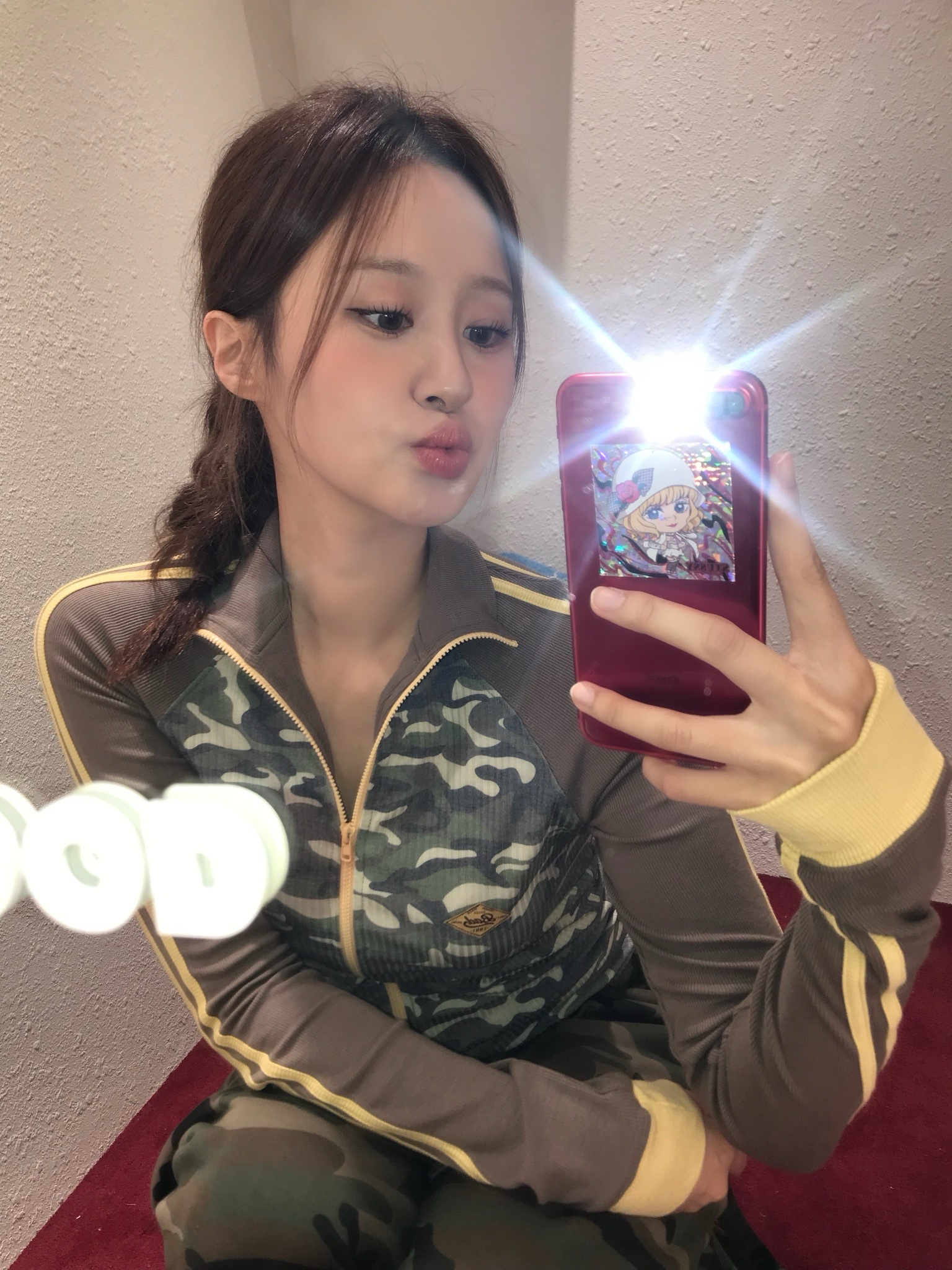 👧🏽💨 | KREAM