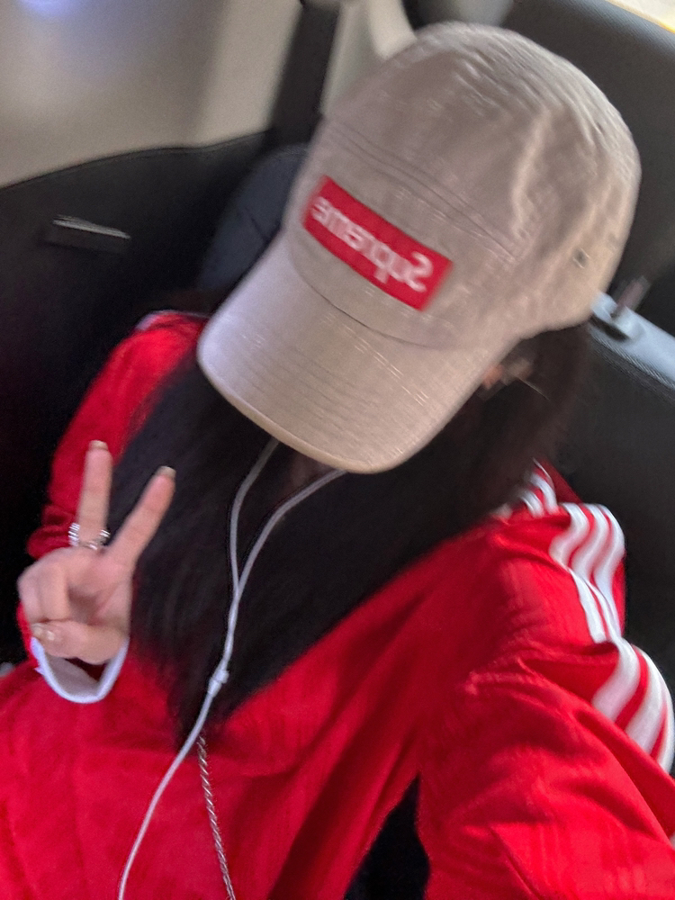 여니 (@yeonne) 님의 게시물 | KREAM