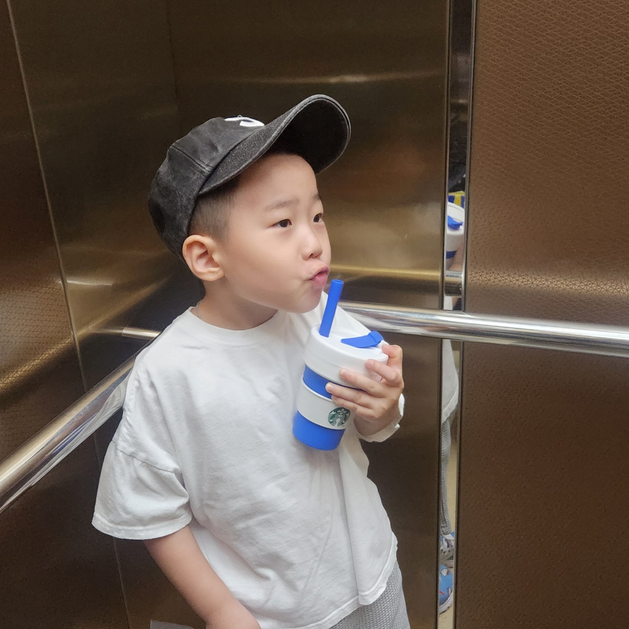 또또 (@ttotto) 님의 게시물 | KREAM