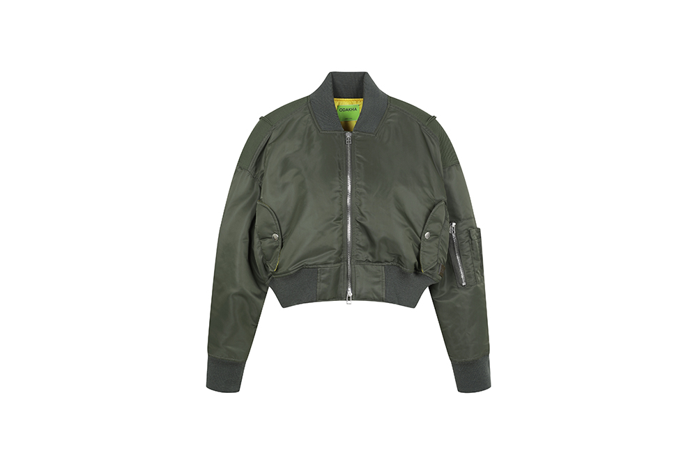 오다카 우먼 플리츠 쇼트 MA-1 카키 - 24FW | ODAKHA | KREAM