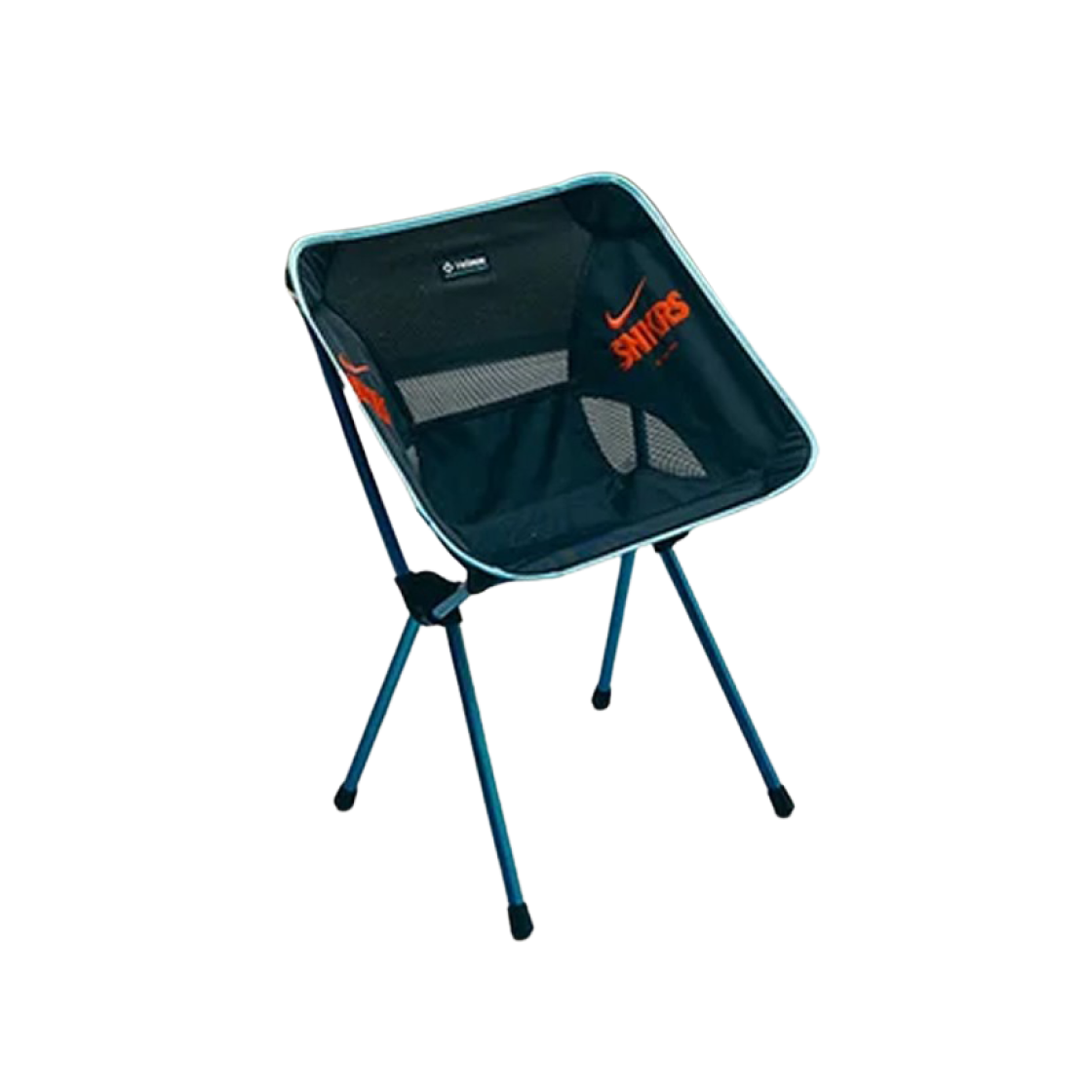 헬리녹스 x 나이키 SNKRS 라운지 카페 체어 네이비 | Helinox | KREAM