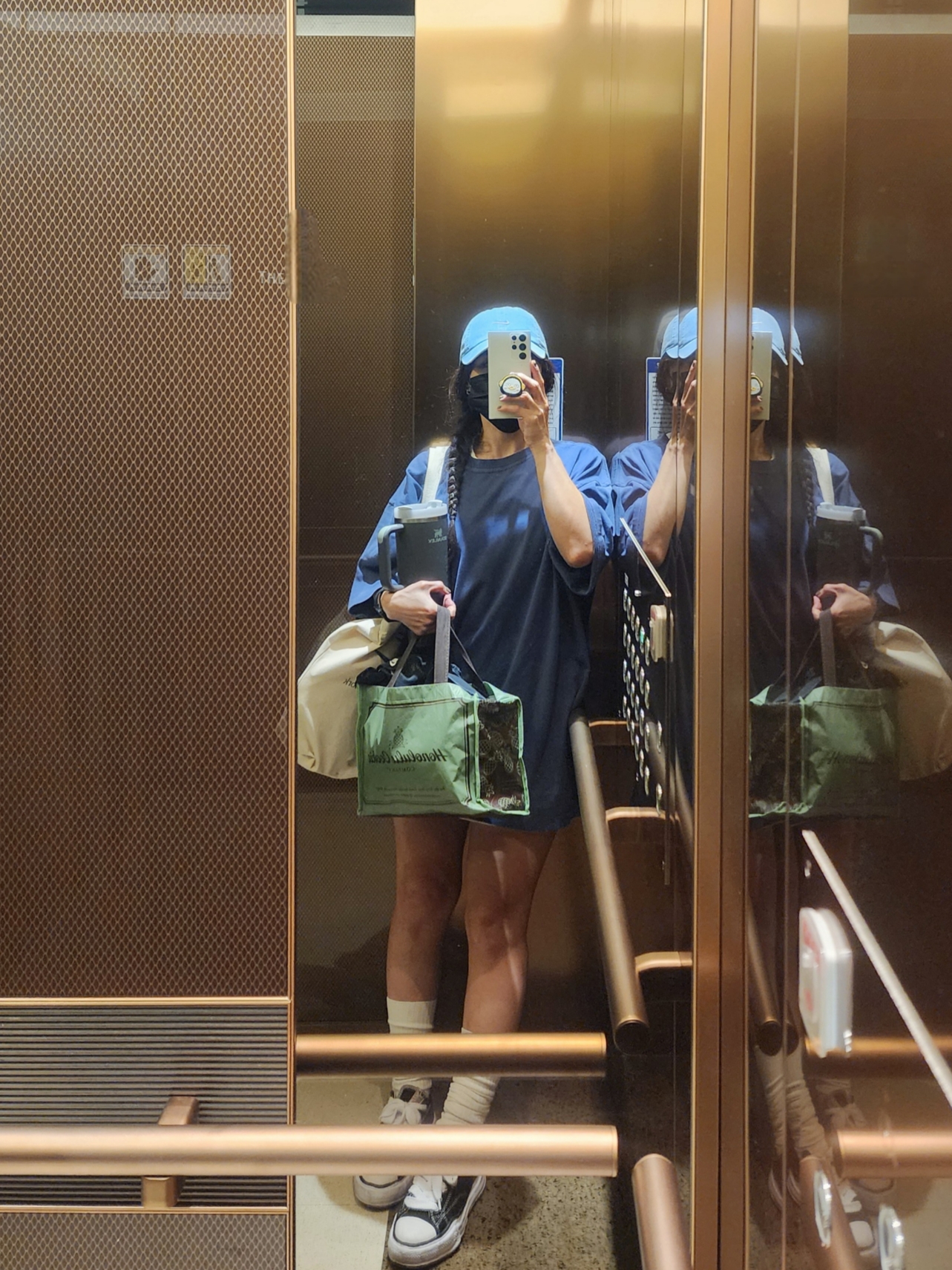 (@dong2yi) 님의 게시물 | KREAM