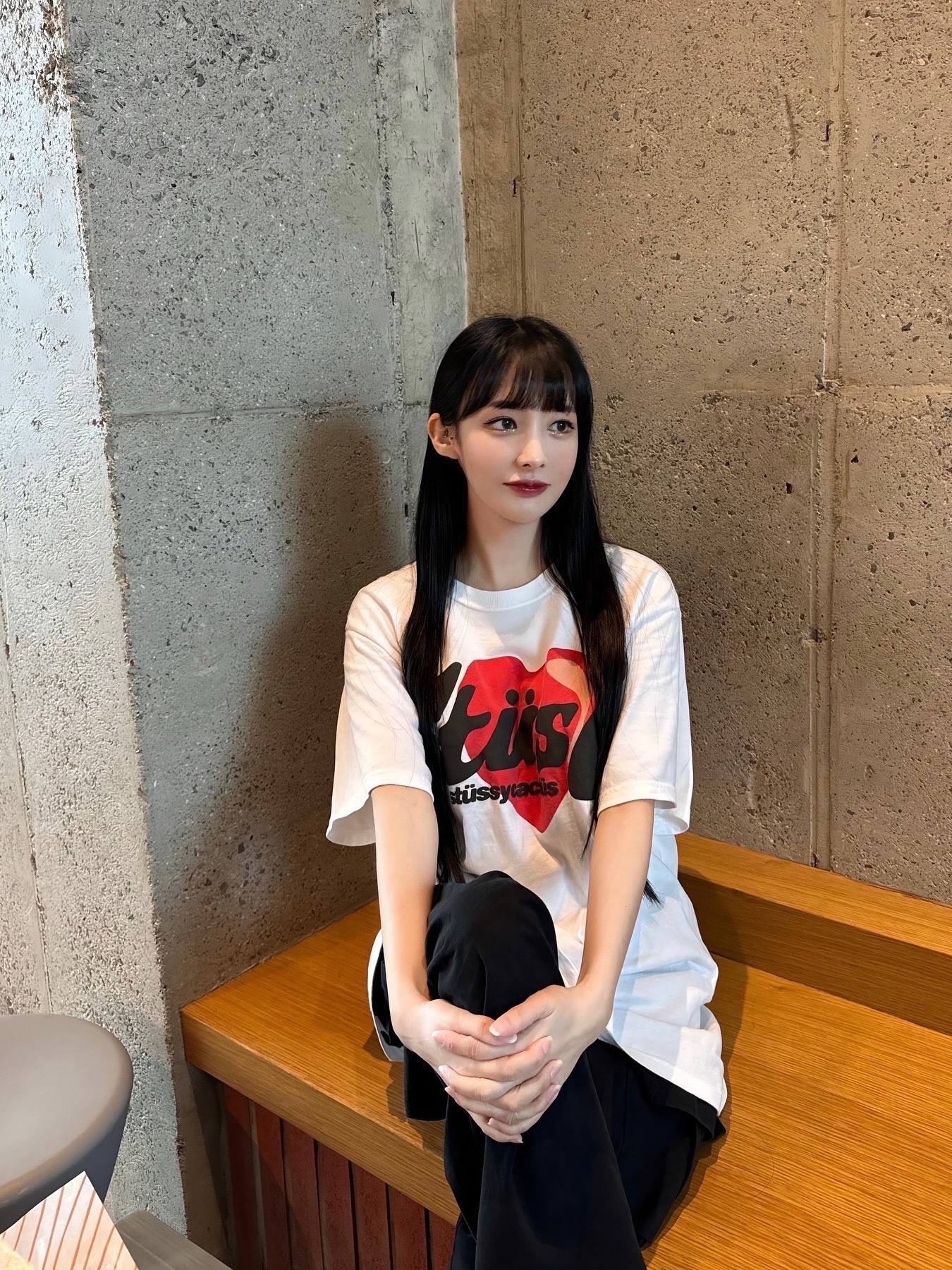 율희 (@niuuyh) 님의 게시물 | KREAM