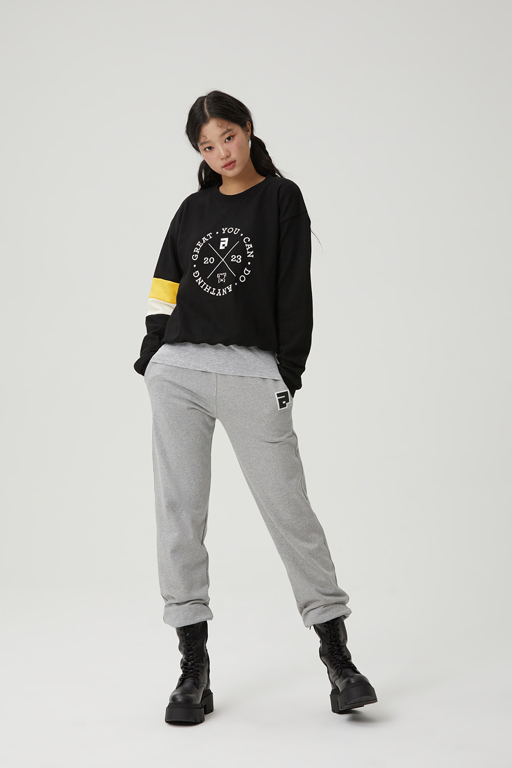 아루마루 블랙 윔블던 스웻 셔츠 | arumaru | KREAM