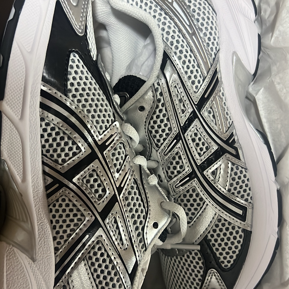 지요미 (@3fymzz) 님의 게시물 | KREAM