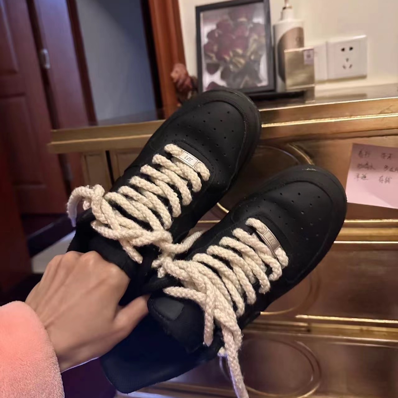 IOTS신발끈 운동화 | KREAM