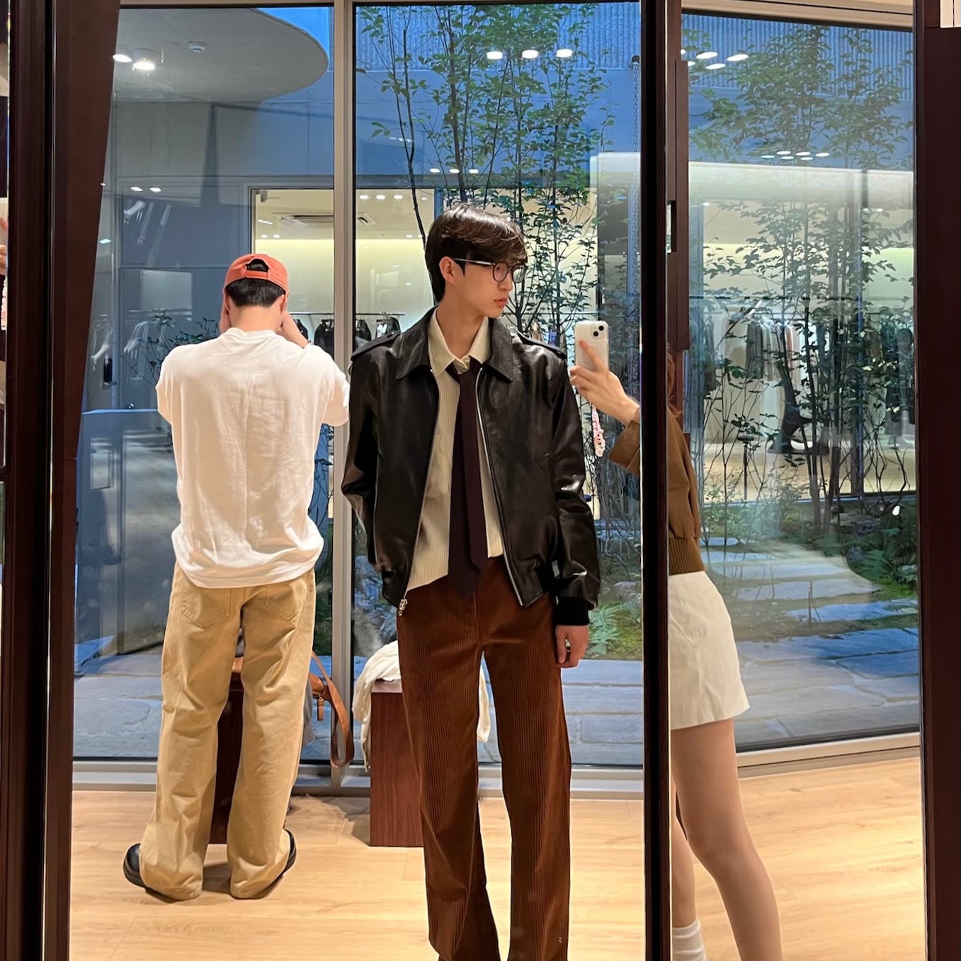 insta-@last_chocolat | KREAM