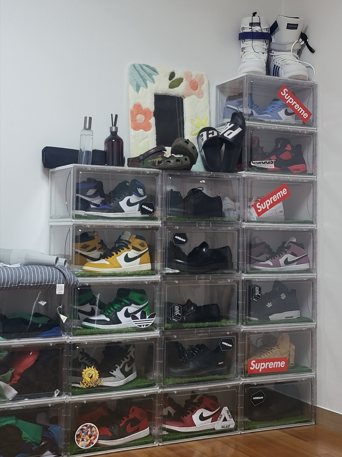 Kim da yun (@zard_) 님의 게시물 | KREAM