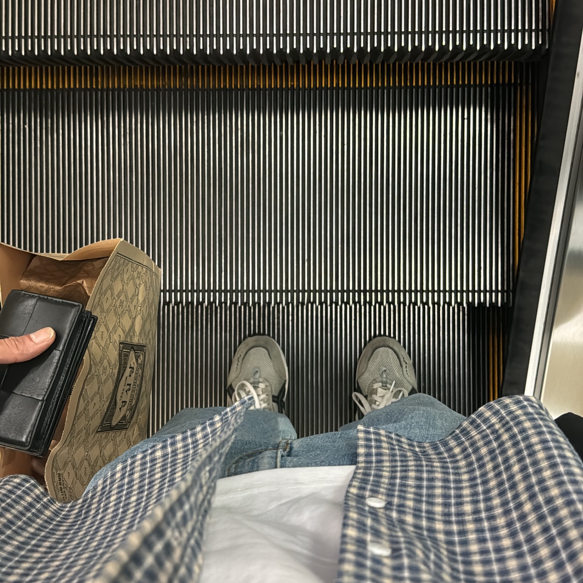 보테가와 트렌디 아식스는 280 | KREAM