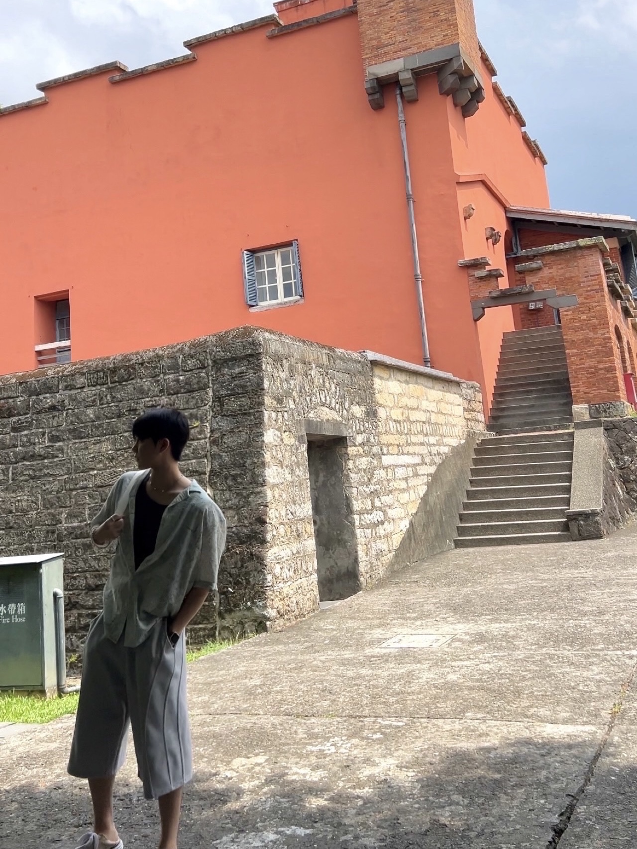 (@lv_o4_e) 님의 게시물 | KREAM