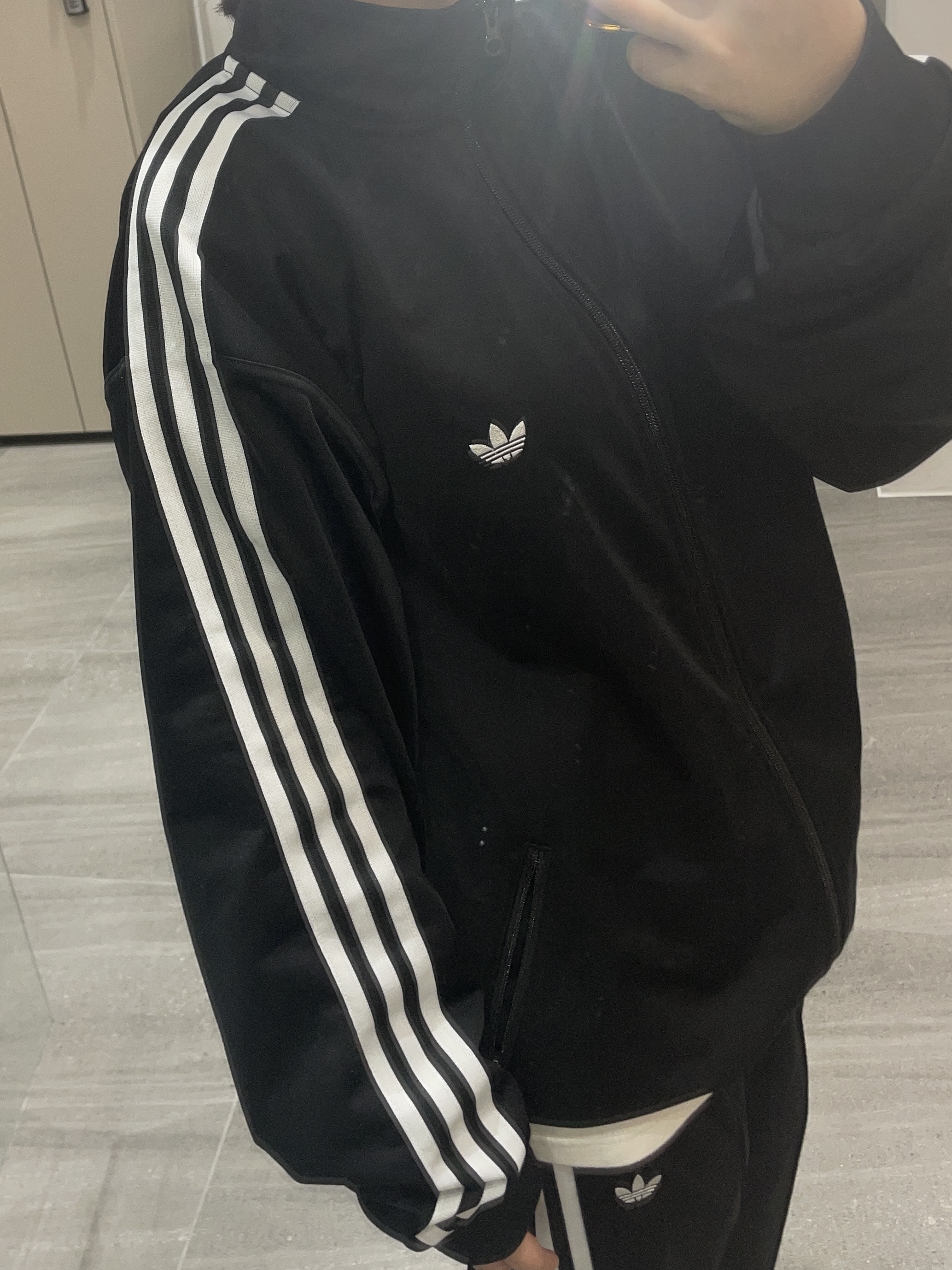 🐶 (@xx_ss) 님의 게시물 | KREAM