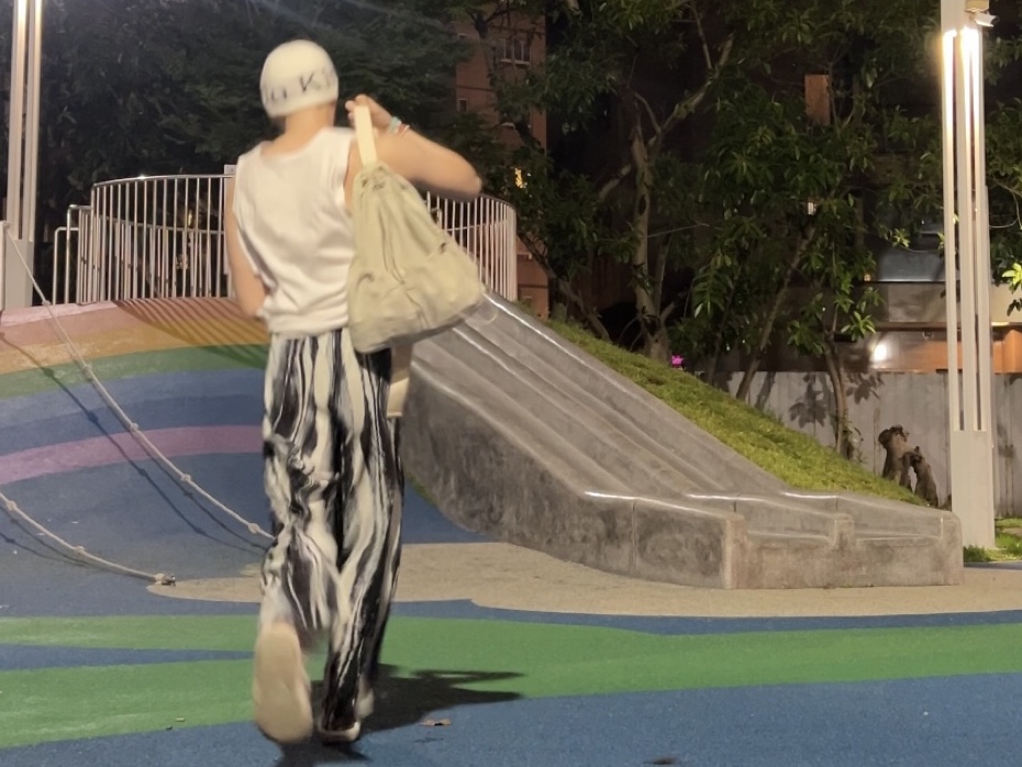 (@lv_o4_e) 님의 게시물 | KREAM