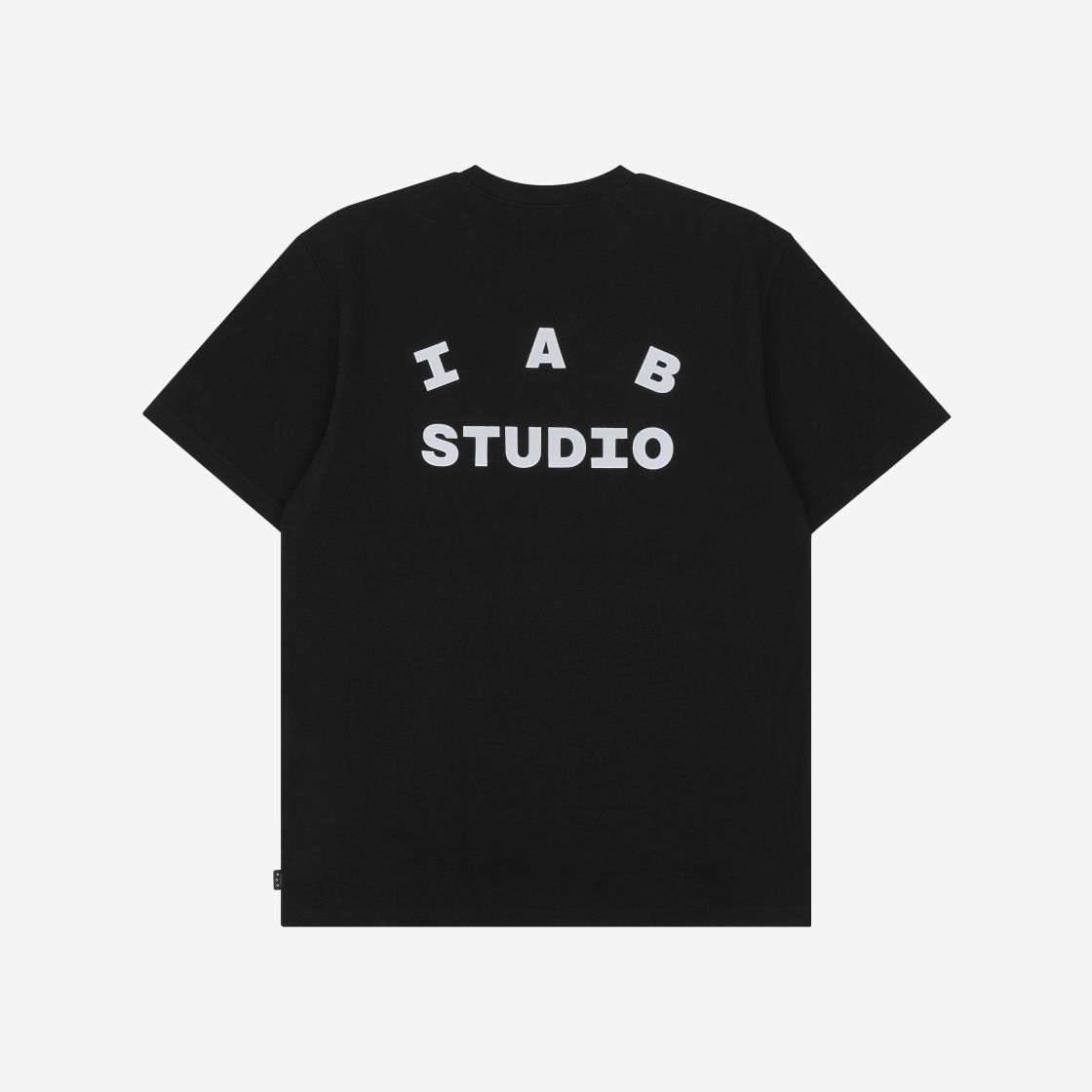 아이앱 스튜디오 티셔츠 블랙 화이트 | IAB Studio | KREAM