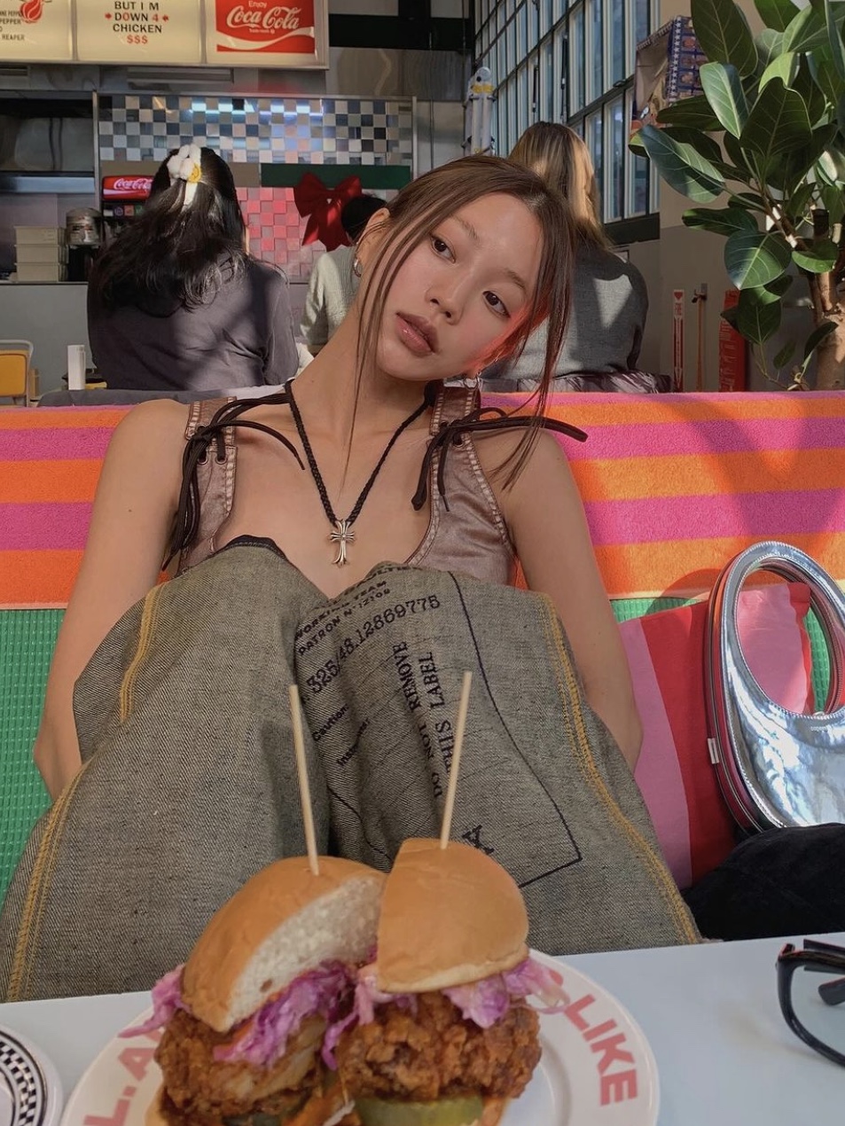 (@celeb_item) 님의 게시물 | KREAM