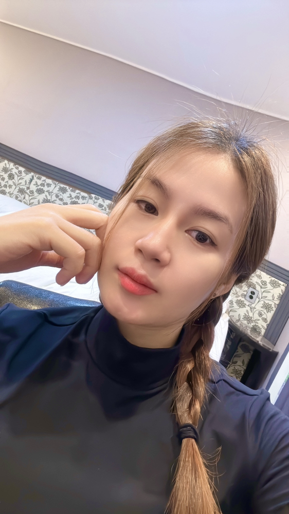 정해린 (@binkyung) 님의 게시물 | KREAM