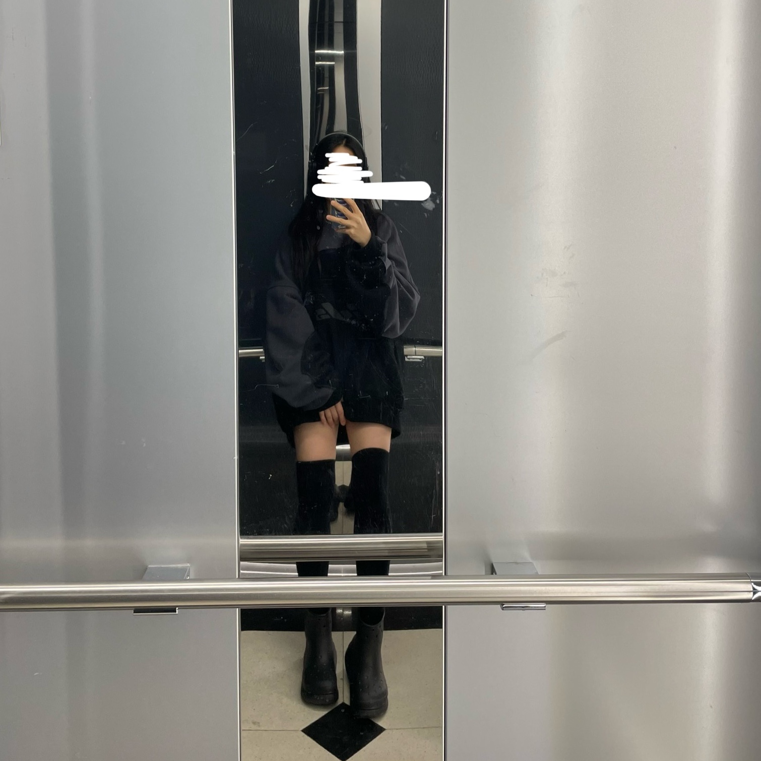 (@zn8p50) 님의 게시물 | KREAM