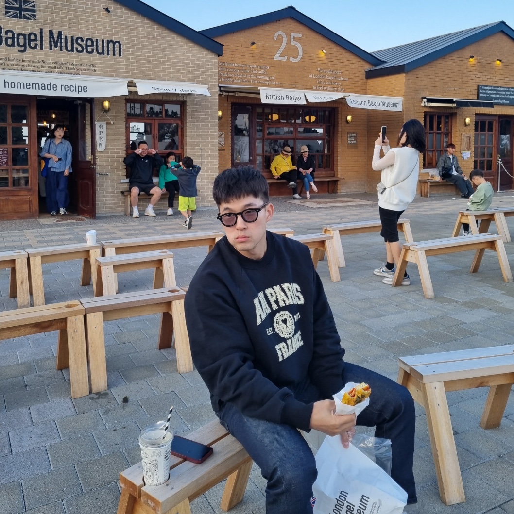 웅기 (@ben__9356) 님의 게시물 | KREAM