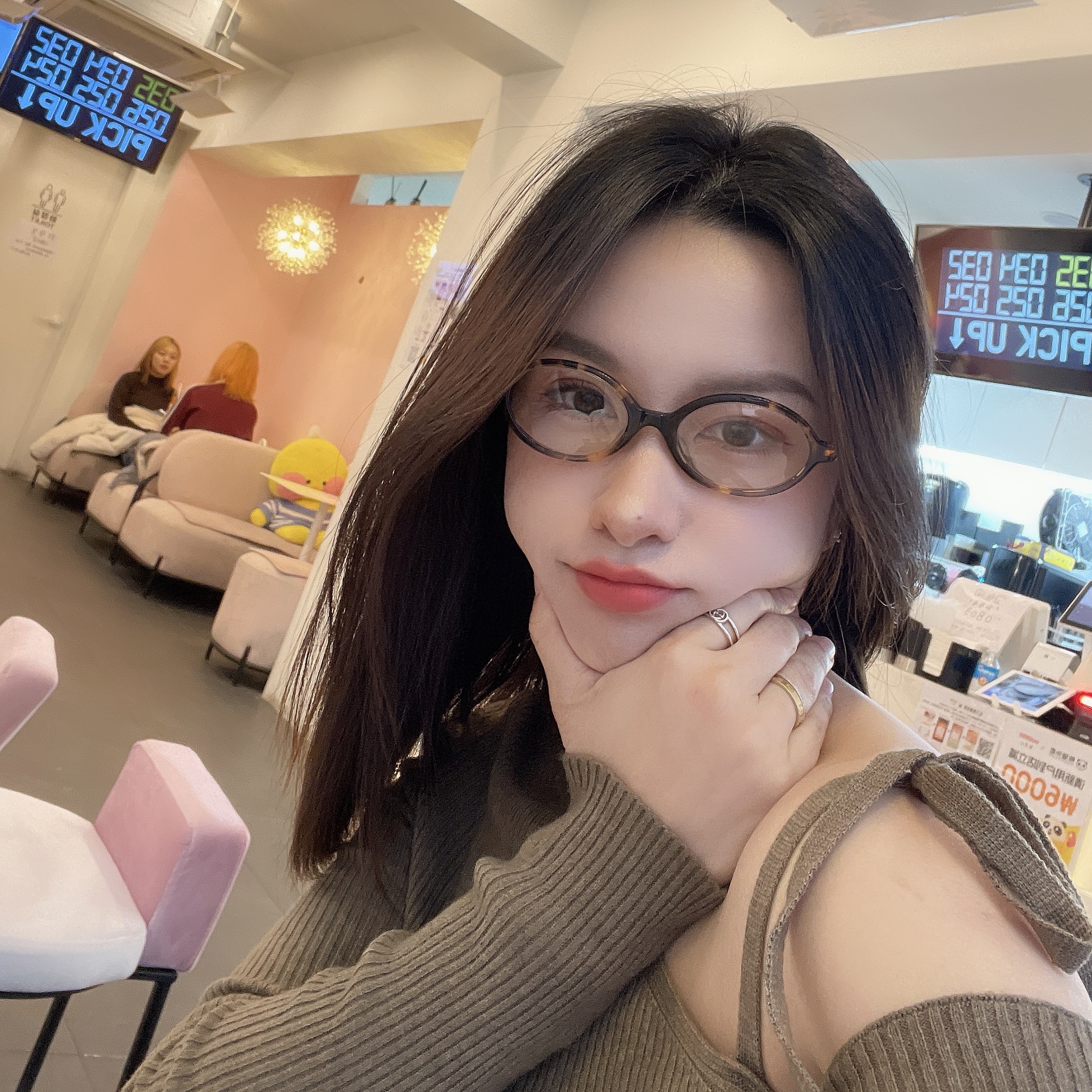 요즘 이안경 넘 좋아 | KREAM