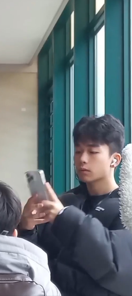 2005dksghwns (@iknow_jun) 님의 게시물 | KREAM