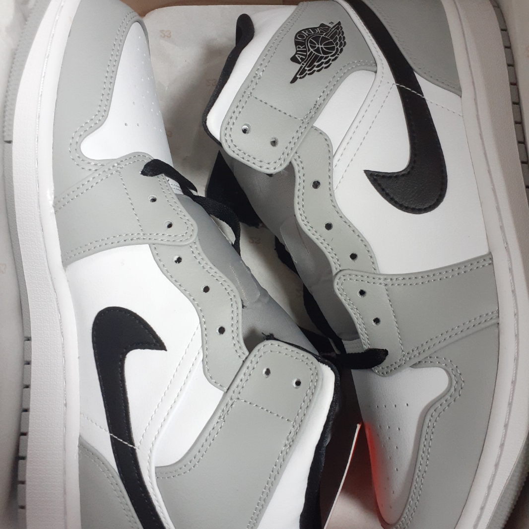 (@macaronron) 님의 게시물 | KREAM