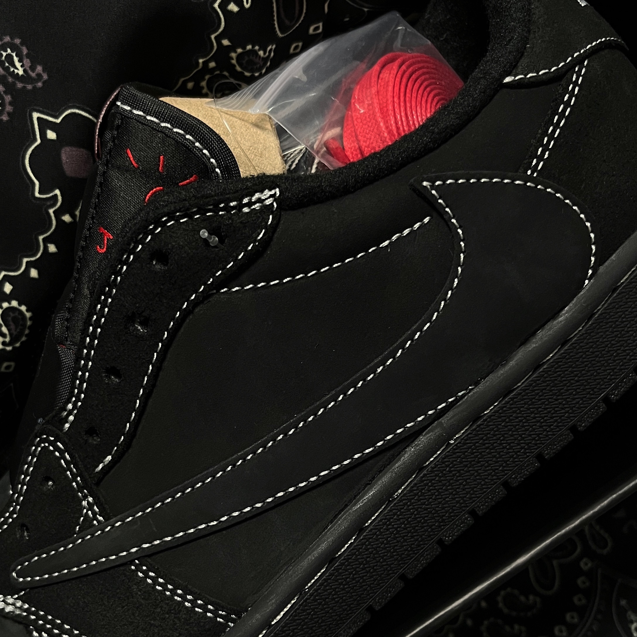 (@tyuio) 님의 게시물 | KREAM