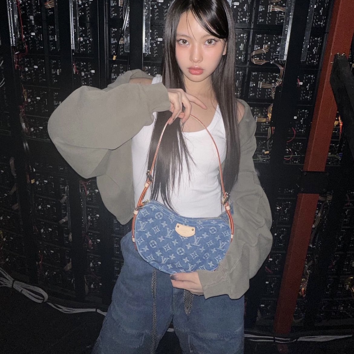 rkdgofls (@kang_haerin) 님의 게시물 | KREAM