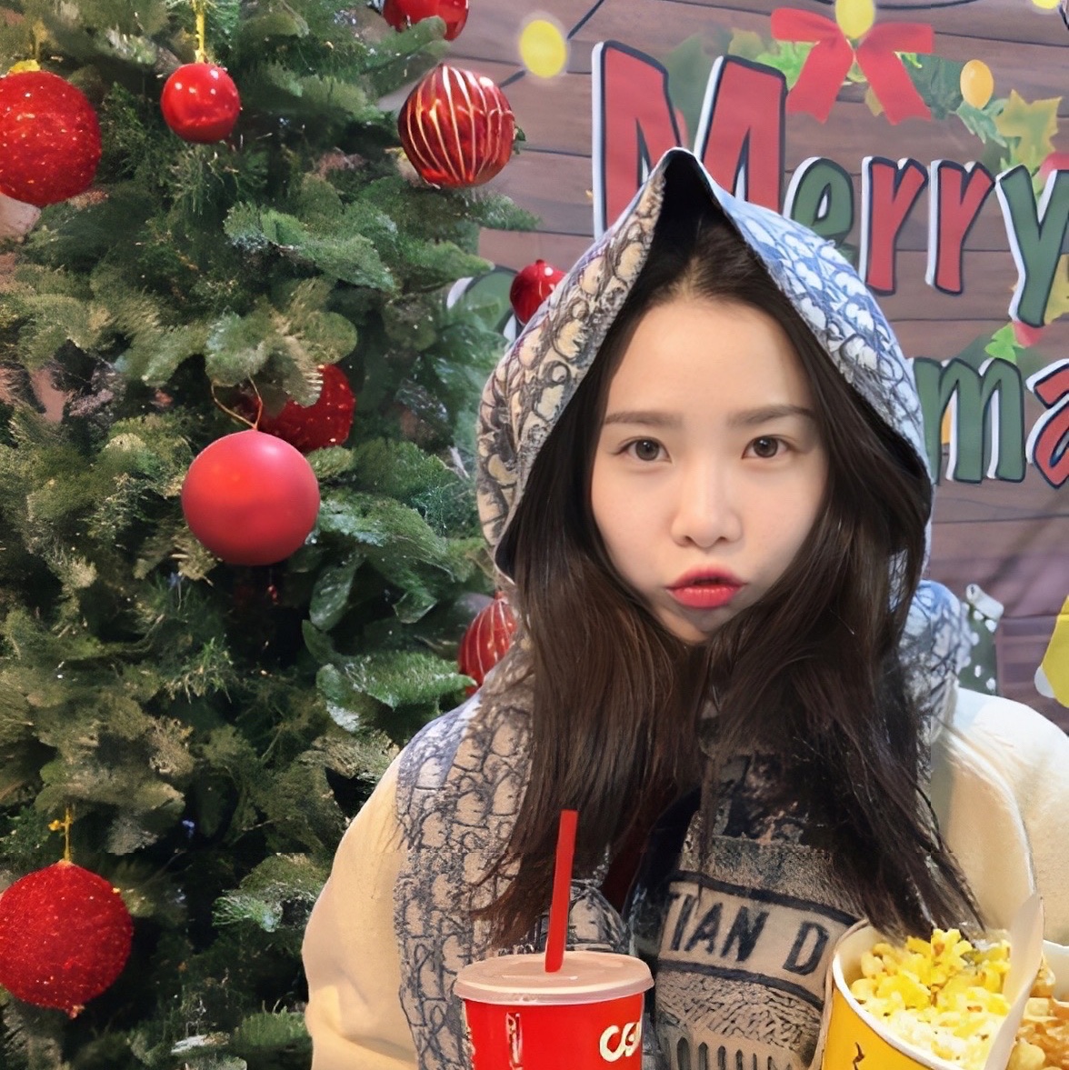 송유진 (@song__yujin) 님의 게시물 | KREAM