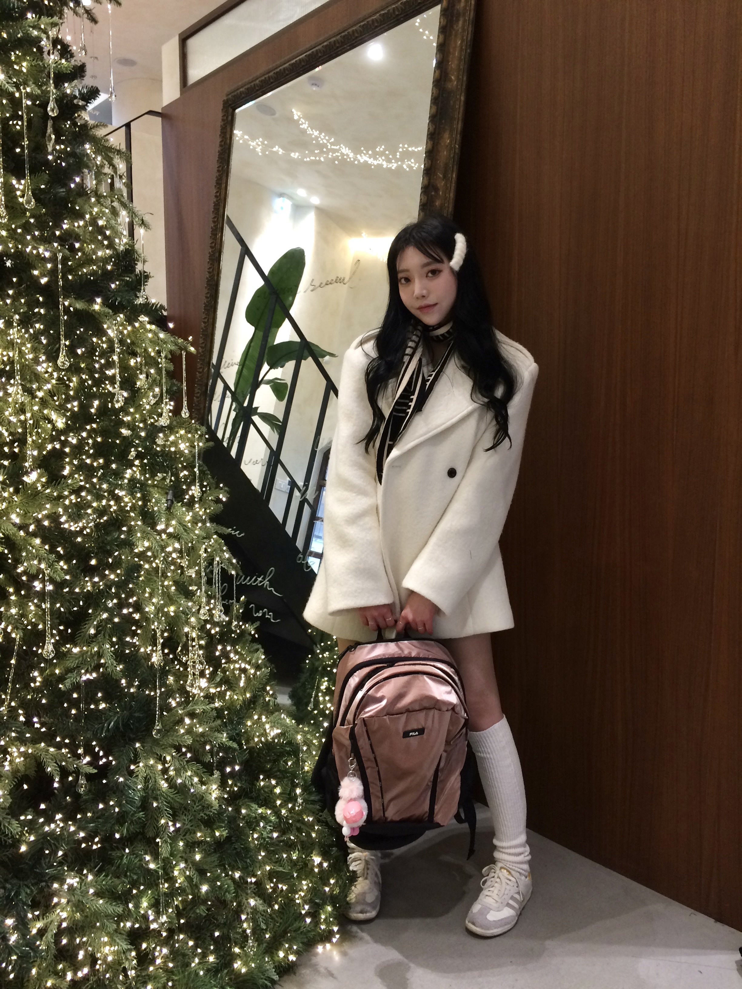 민주 (@miing.9) 님의 게시물 | KREAM