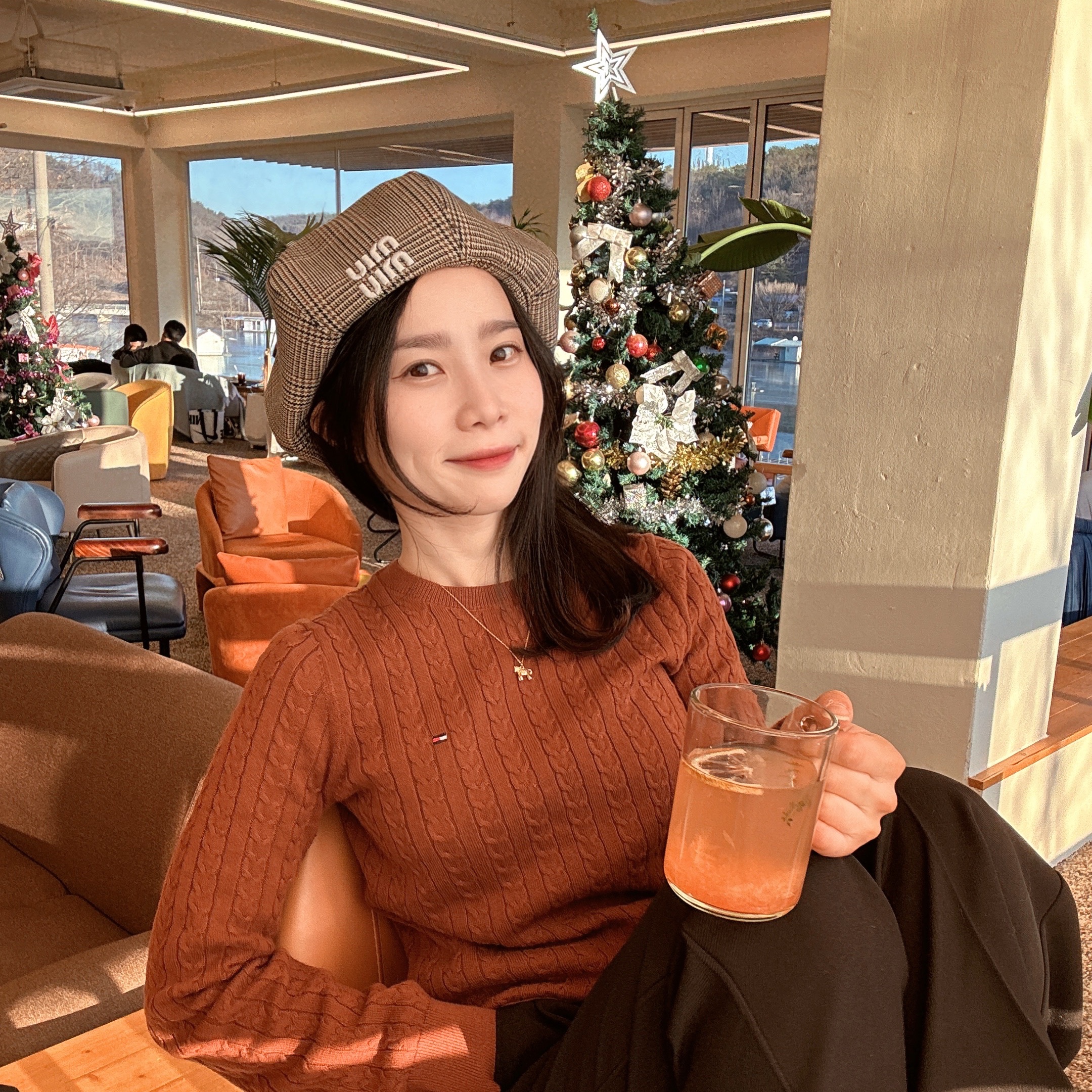 송유진 (@song__yujin) 님의 게시물 | KREAM