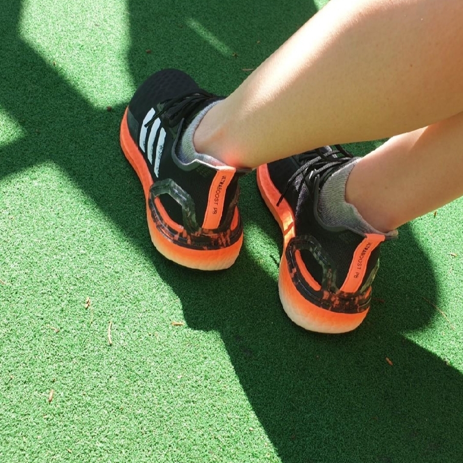 225= 발볼보통 230신는 사람추천 | KREAM