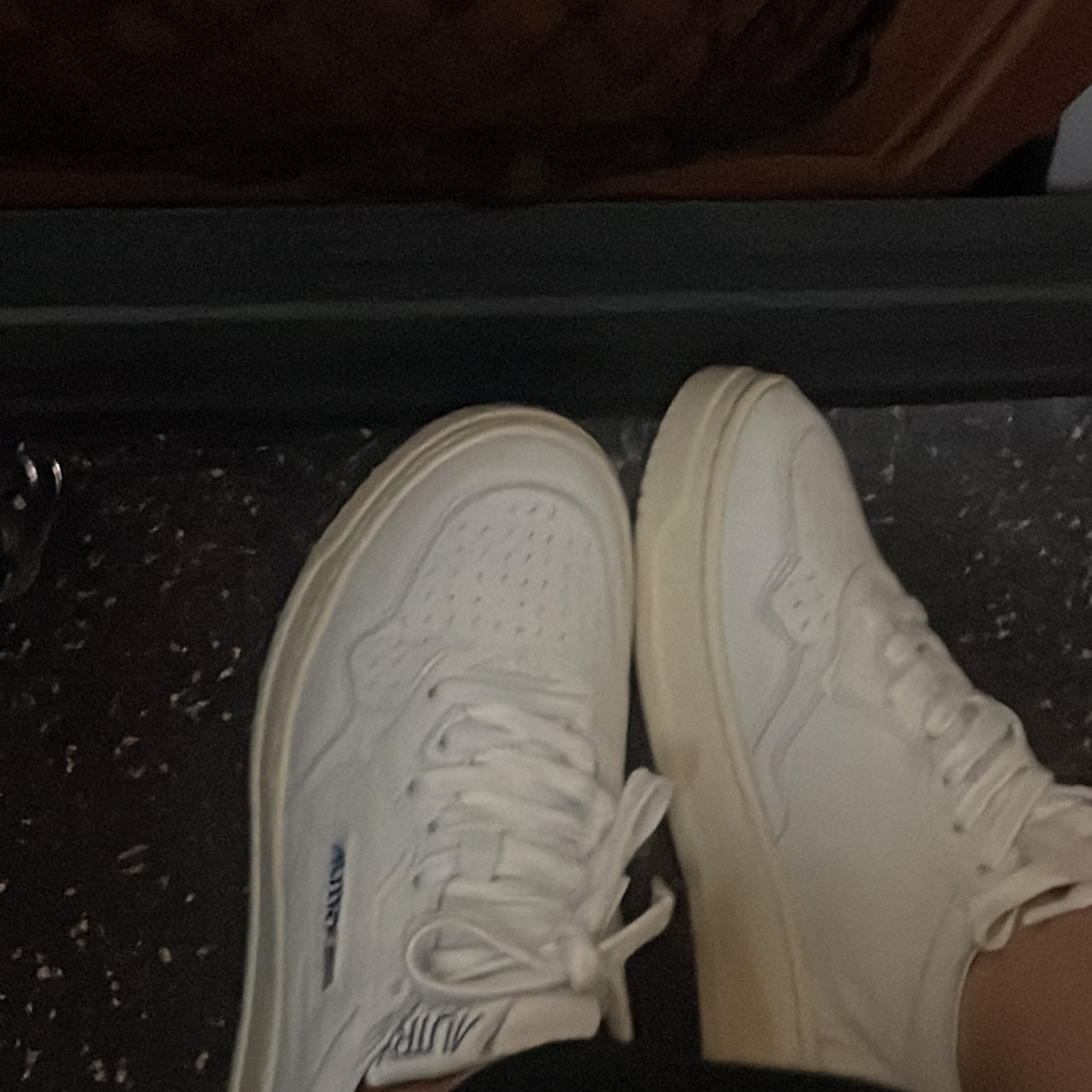 240-245 신어요 | KREAM