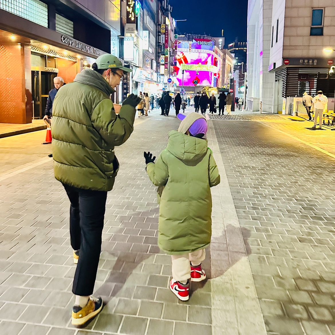 진정한 KICKS | KREAM