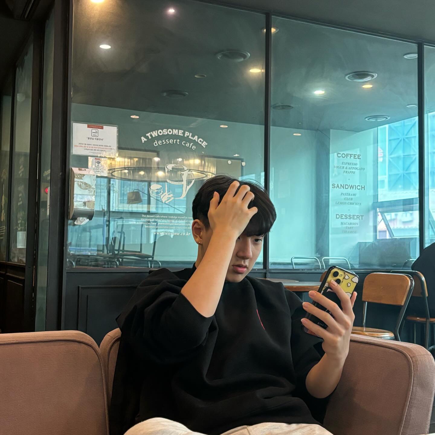 bye (@m2e4dl) 님의 게시물 | KREAM