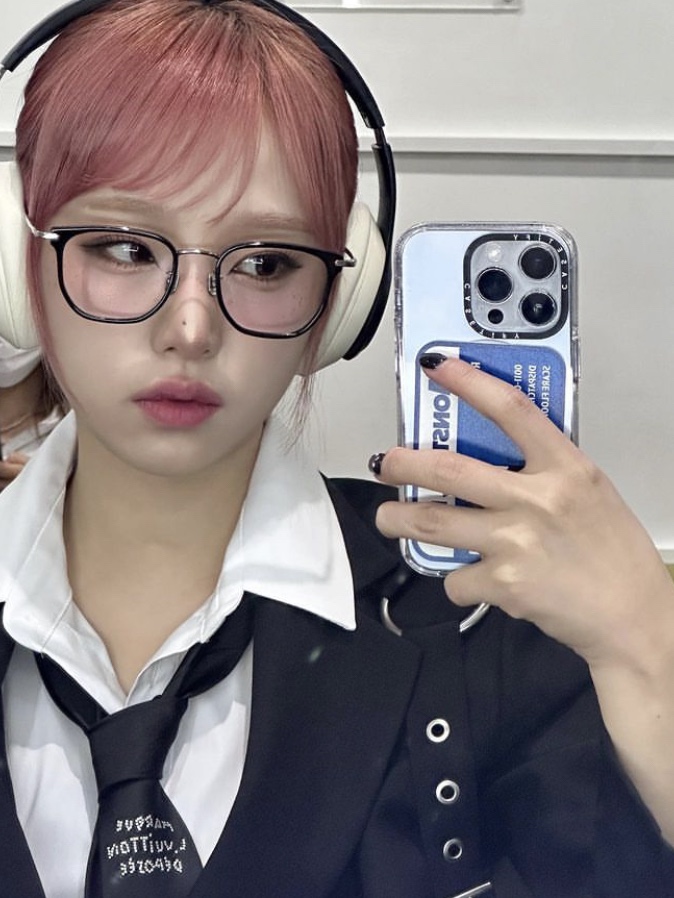 시크예나 차도녀예나🤓 | KREAM