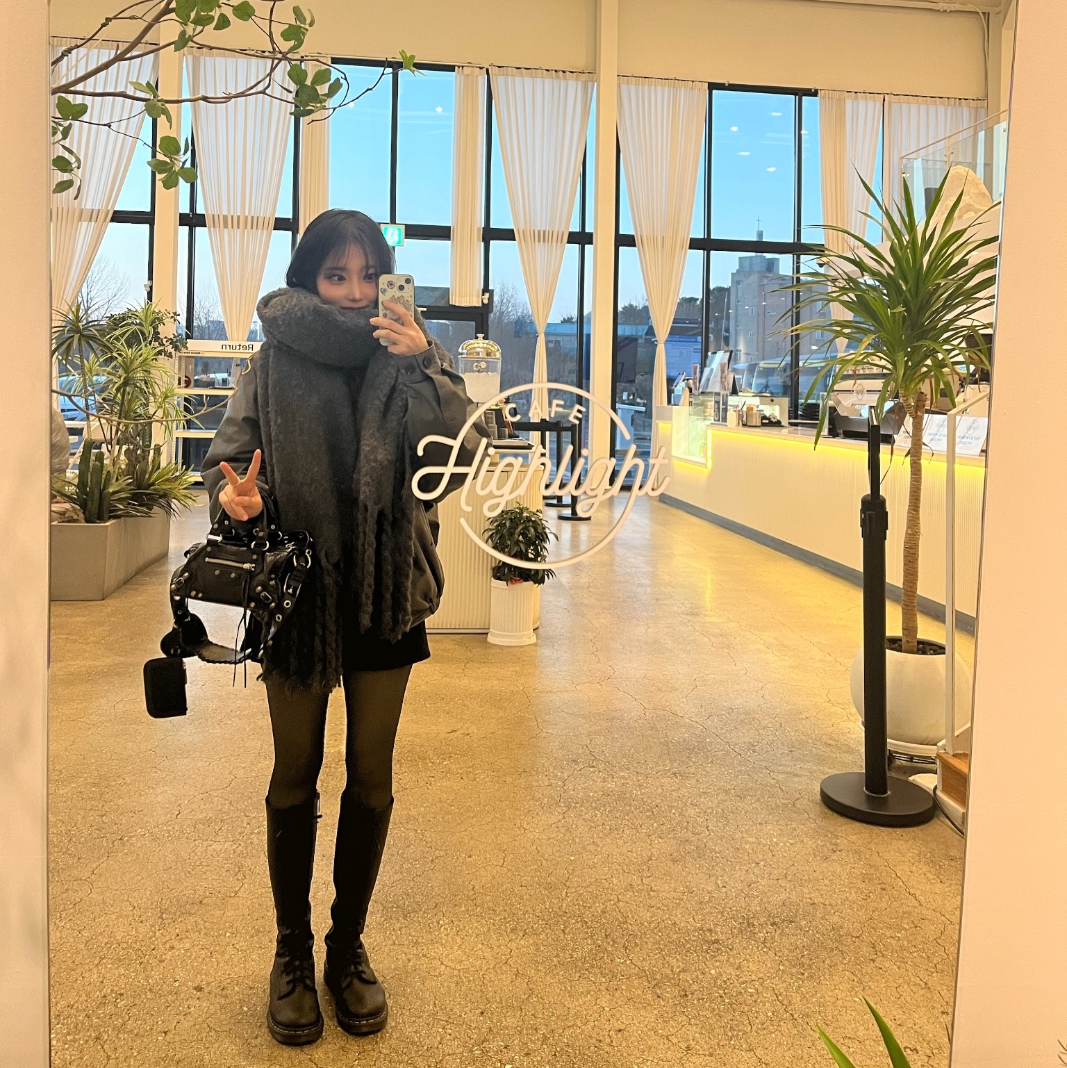 (@lovef8l) 님의 게시물 | KREAM