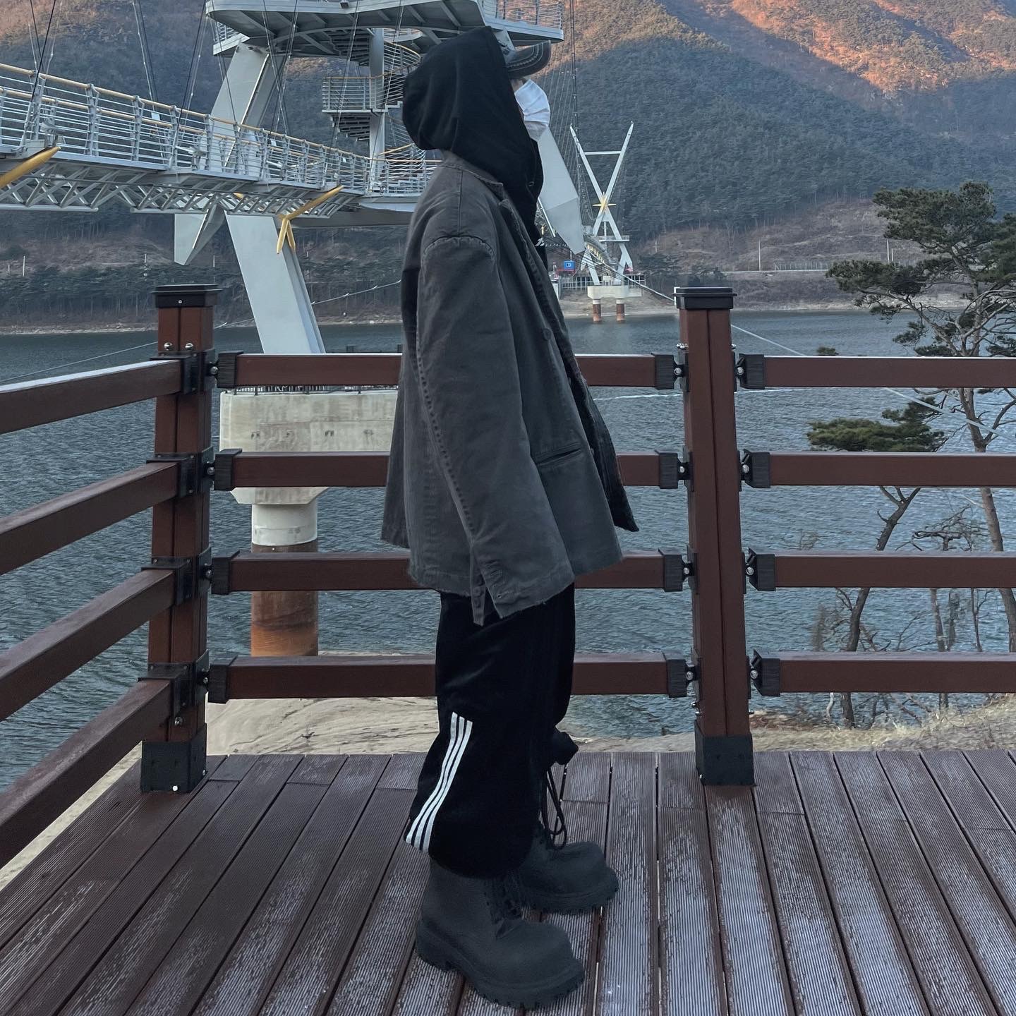 징기 (@jingy) 님의 게시물 | KREAM