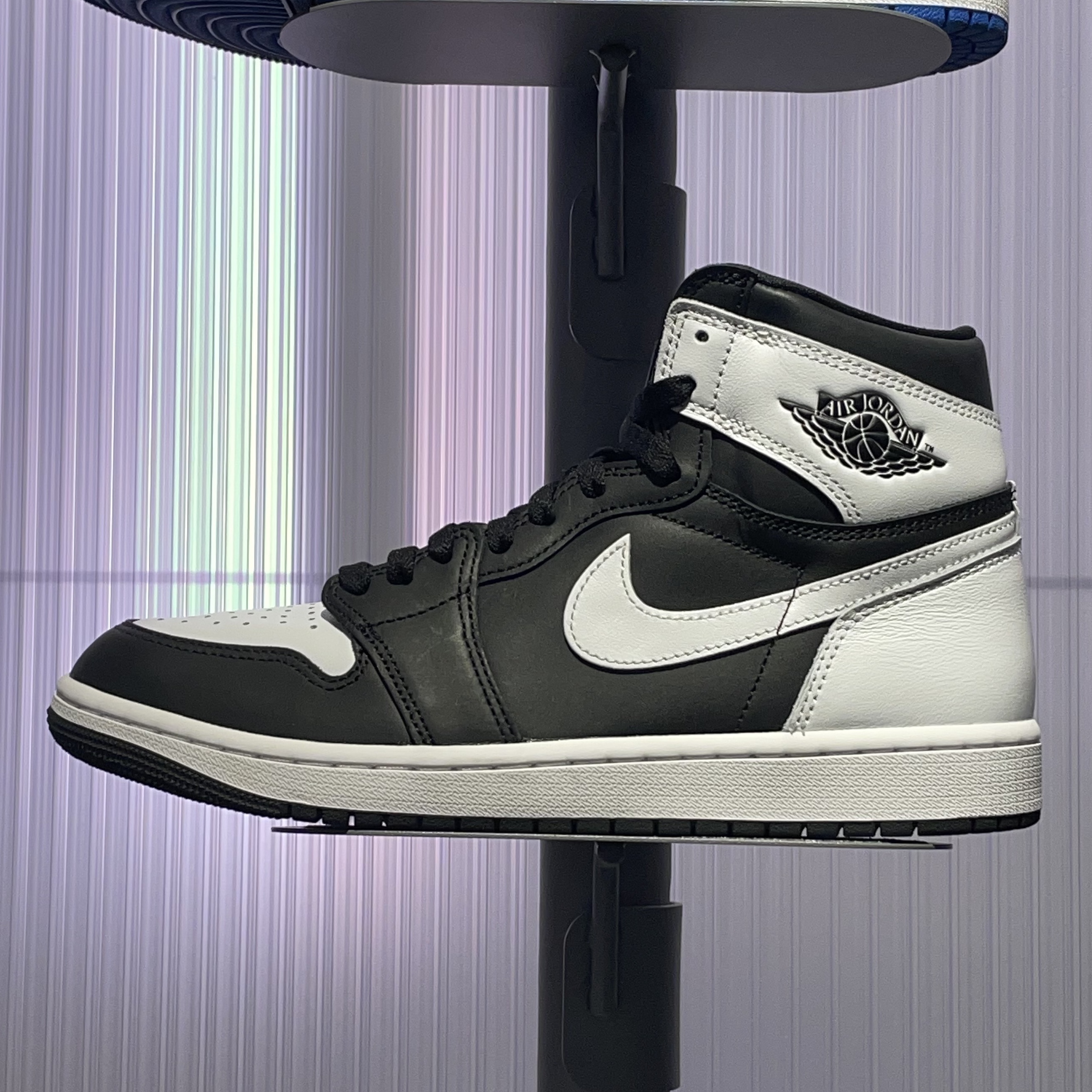 (@udd5pc) 님의 게시물 | KREAM