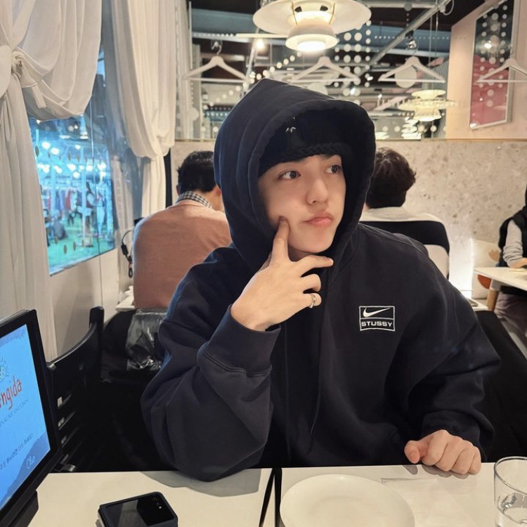 쌩얼미남🤭 | KREAM