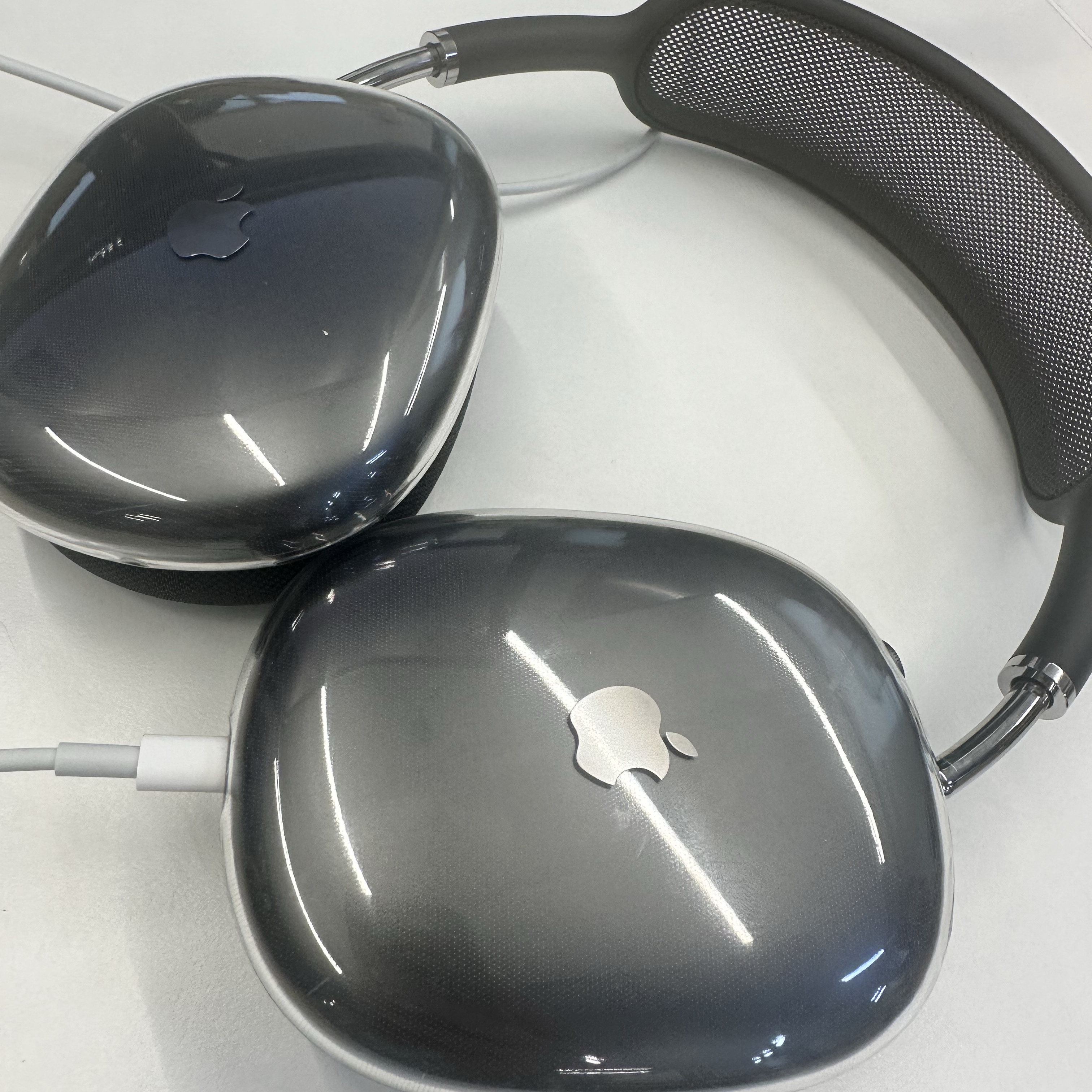 뿅 (@overrrun) 님의 게시물 | KREAM